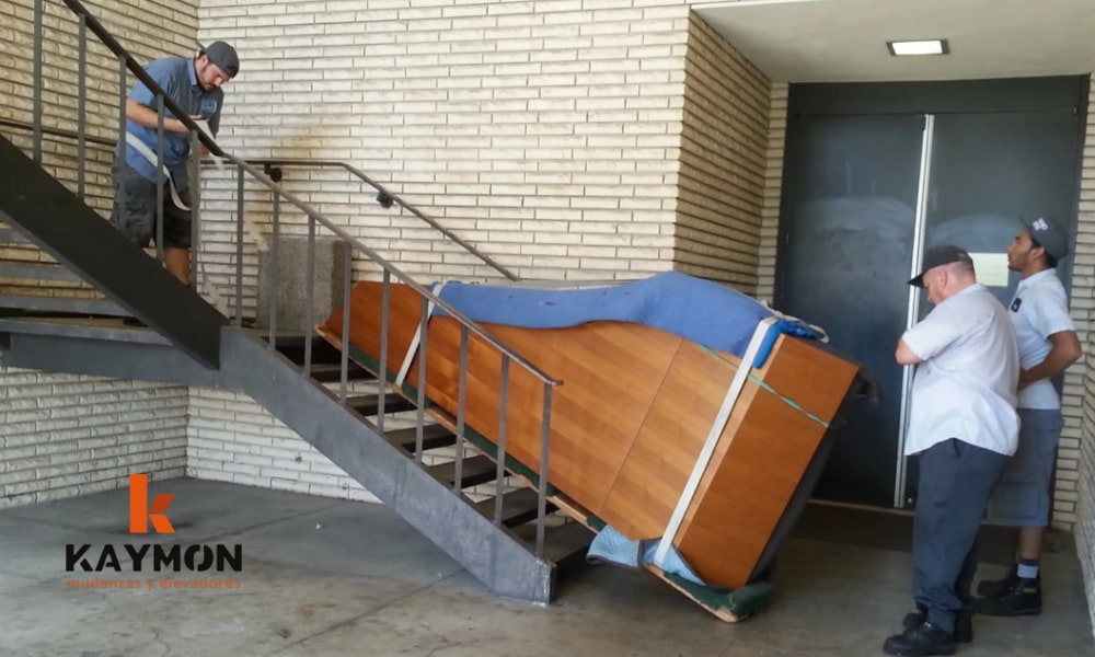 ¿Mudanza sin ascensor?: Cómo hacerla y qué tener en cuenta